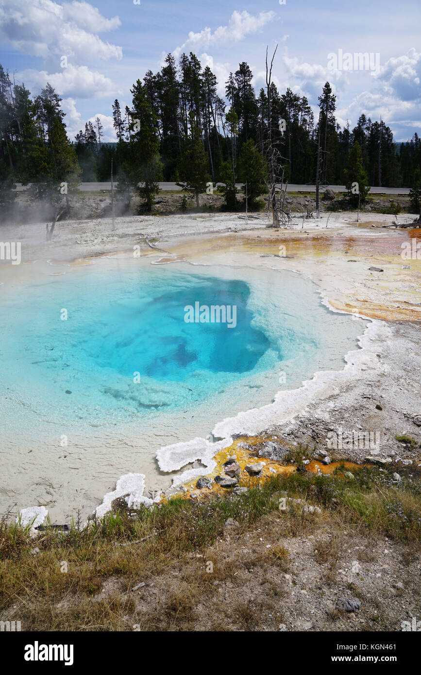 Geysers yellowstone national park hi-res stock photography and images ...