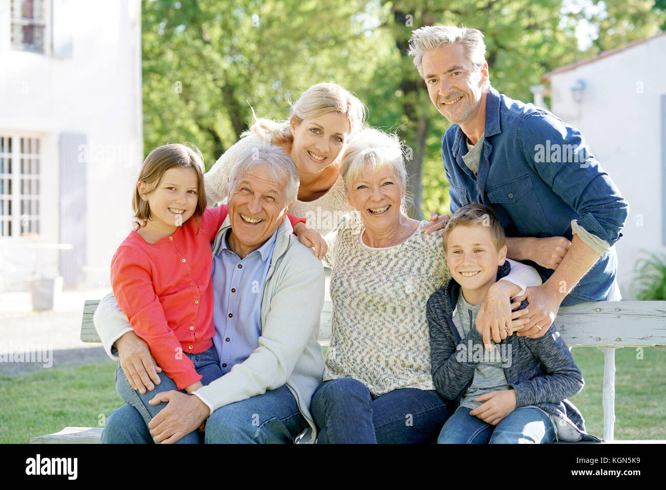 Intergeneration hi-res stock photography and images - Alamy