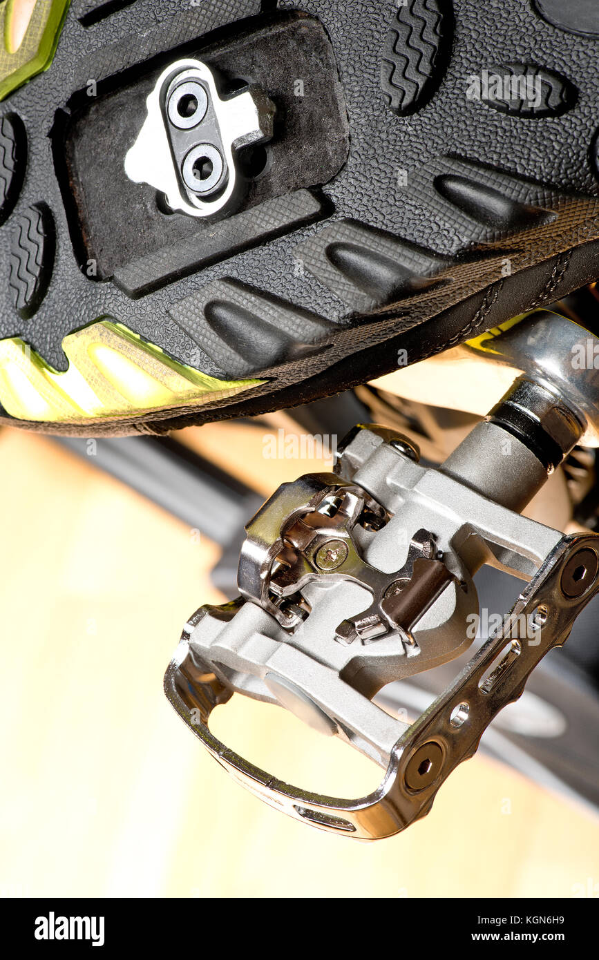 Detail Of Cycle Track With SPD Pedal Stock Photo - Alamy