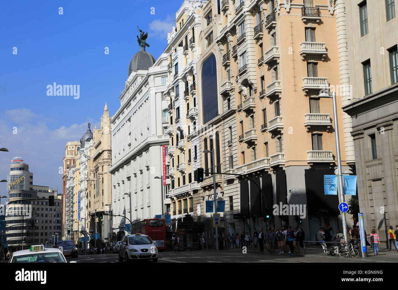 Traffic historic buildings busy road of Gran Via, Madrid city centre ...