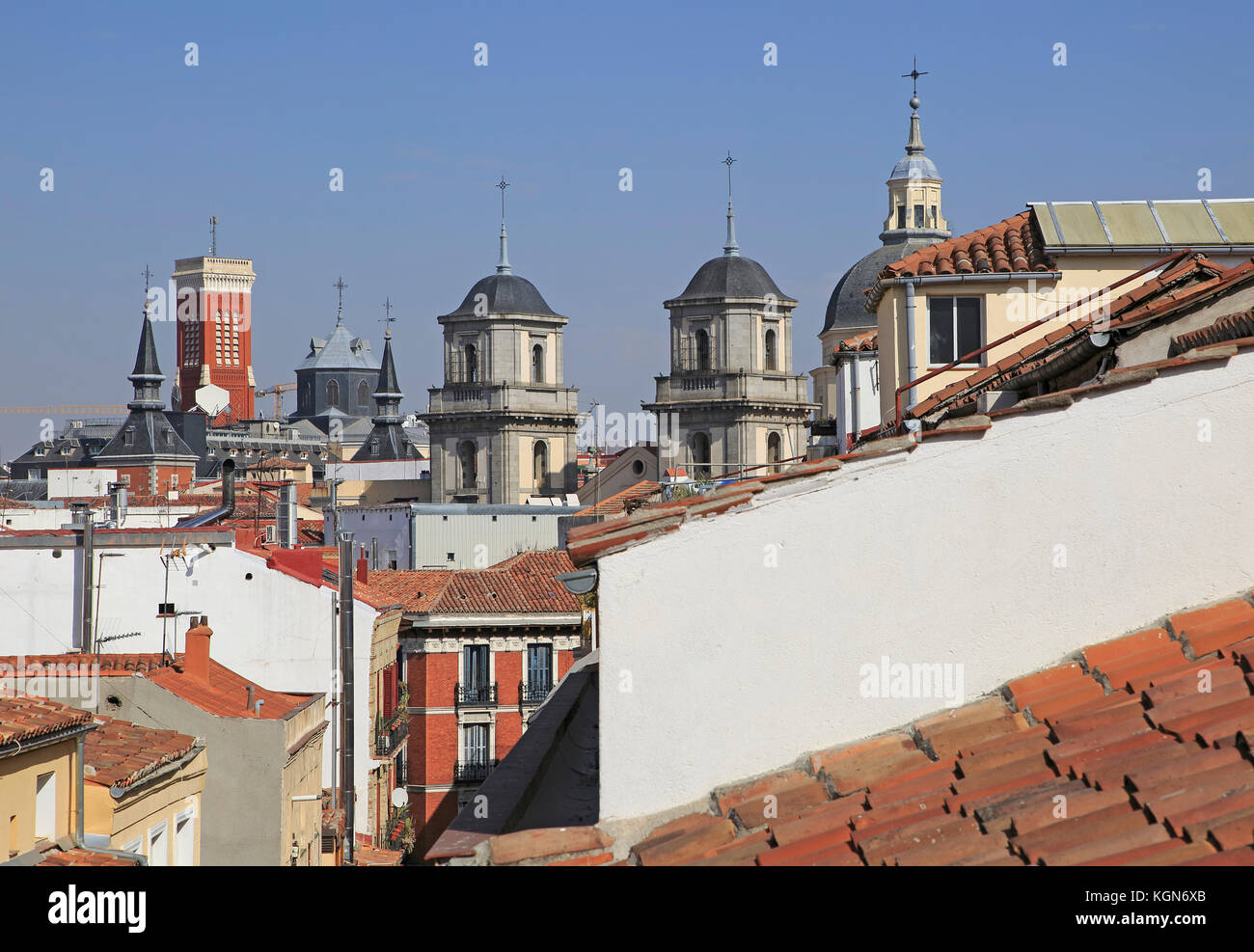 Rooftops of buildings hi-res stock photography and images - Alamy
