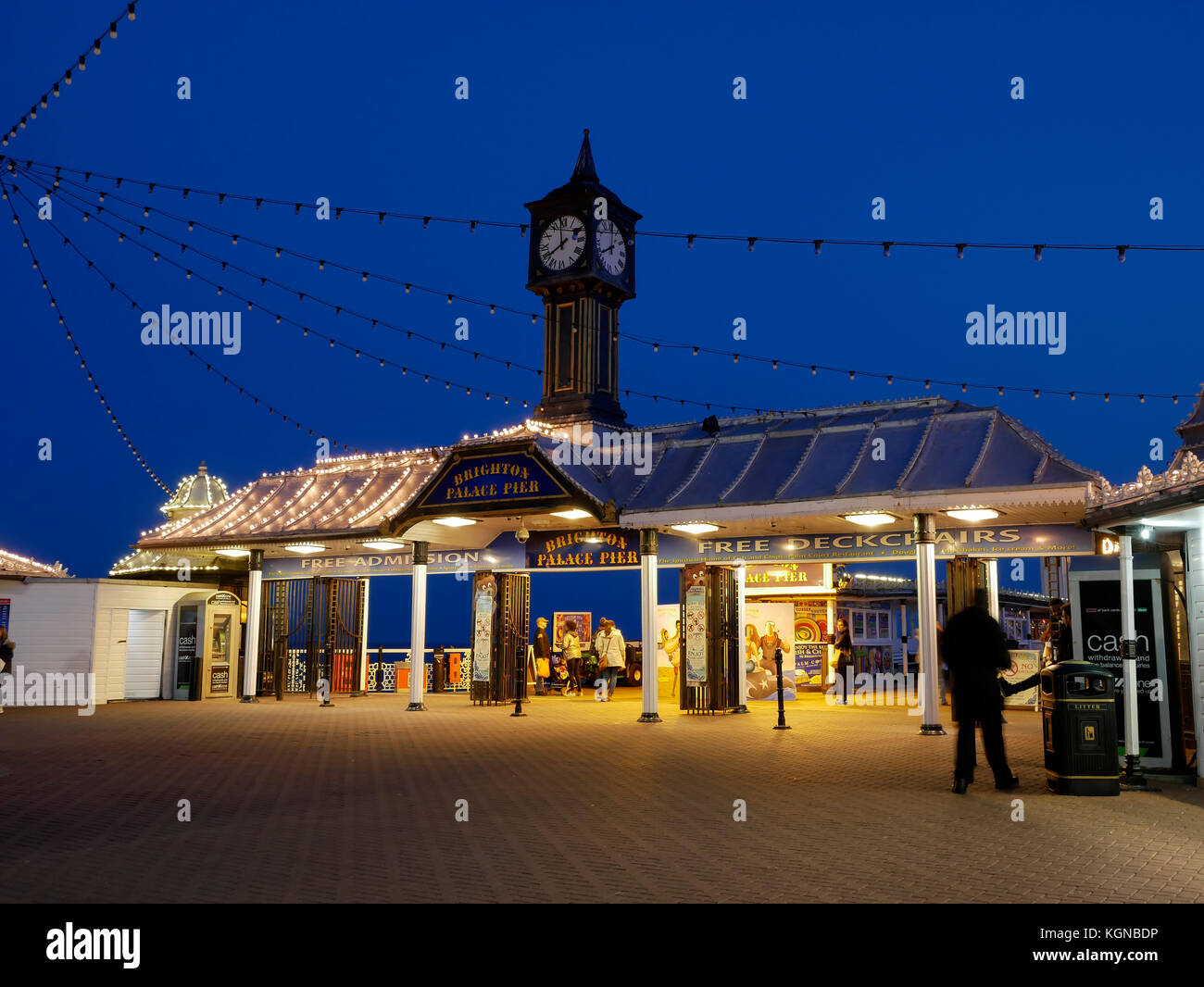 Brighton Pier at night England Stock Photo - Alamy