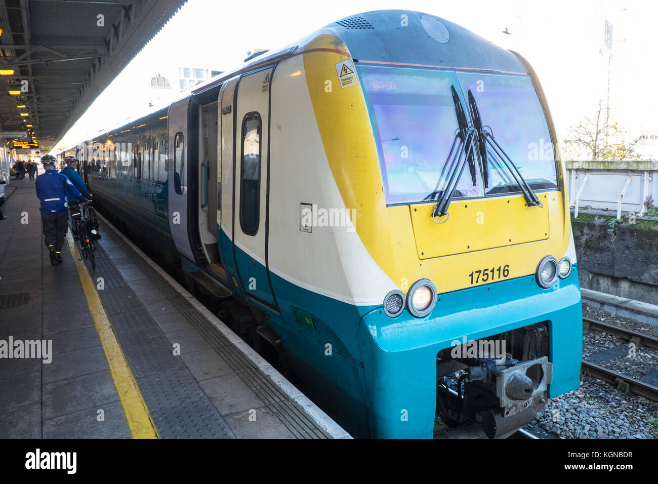 Arriva trains wales train cardiff hi-res stock photography and images ...