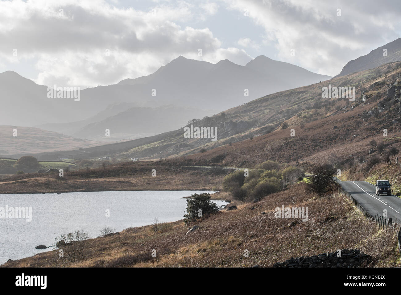 Snowdon mountain outline hi-res stock photography and images - Alamy