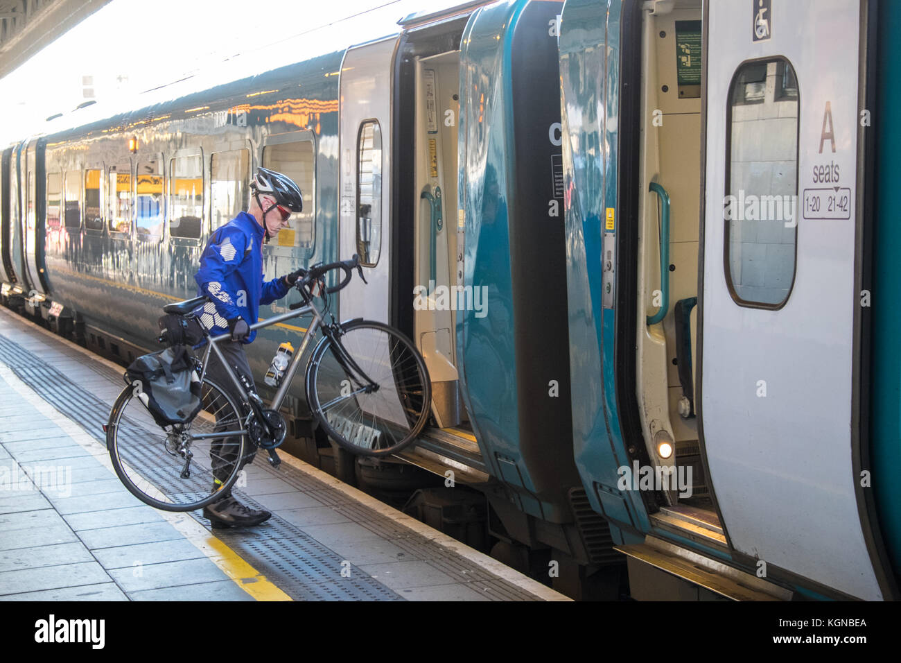 Arriva railway wales cardiff hi-res stock photography and images - Alamy