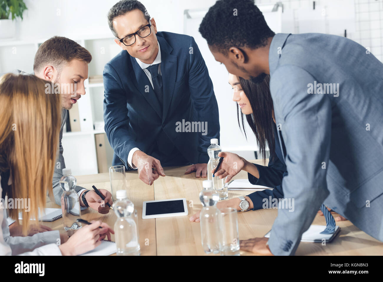 businesspeople having conversation Stock Photo - Alamy businesspeople having conversation Stock Photo - Alamy