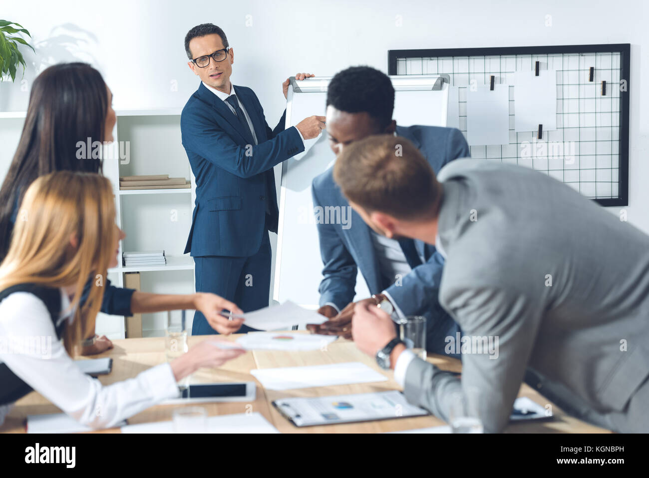 businesspeople having conversation Stock Photo - Alamy businesspeople having conversation Stock Photo - Alamy