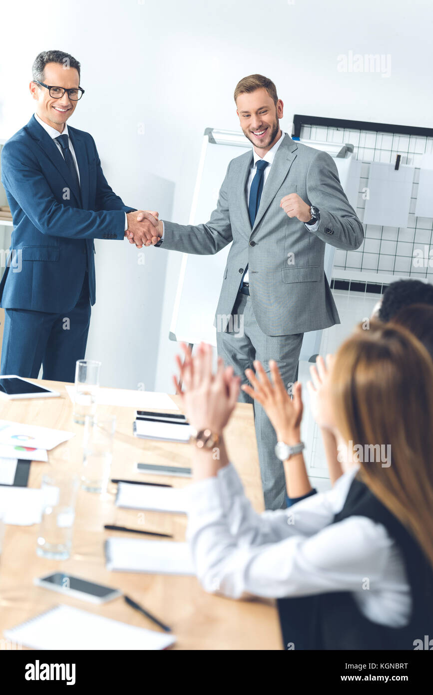 Gestures greeting hi-res stock photography and images - Alamy