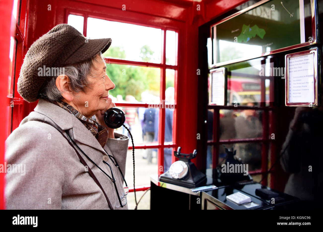 1950s telephone red box hi-res stock photography and images - Alamy