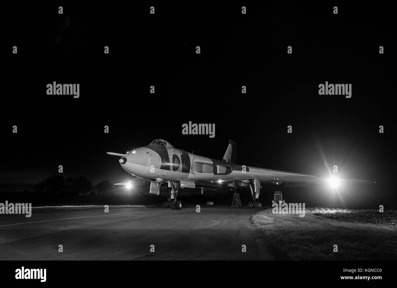 Avro Vulcan Black and White Stock Photos & Images - Alamy