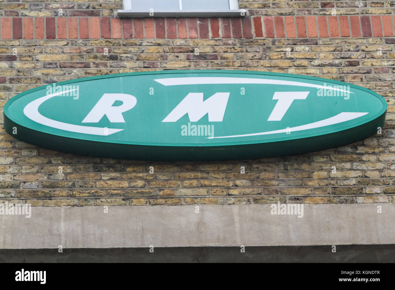 London, UK. 9th Nov, 2017. RMT Headquarters London. Members of RMT Rail ...