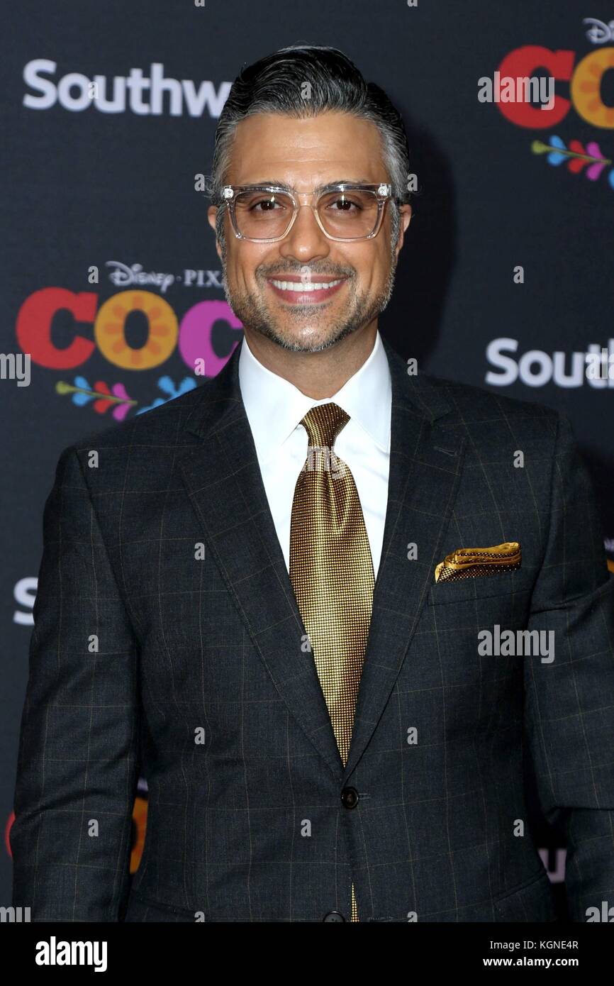 Los Angeles, CA, USA. 8th Nov, 2017. Jaime Camil at arrivals for COCO ...