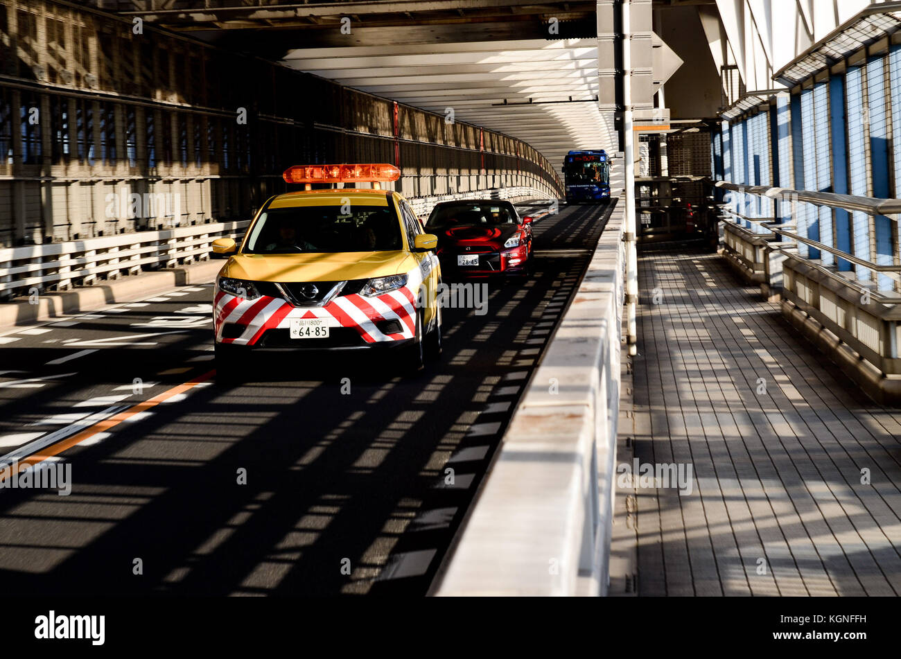 Tokyo, Japan. 7th Nov, 2017. November 8, 2017. An emergency veicle ...