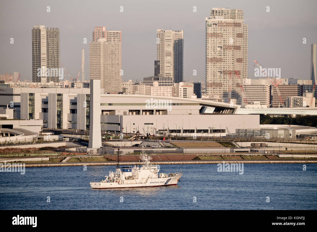 Us naval vessel in japan hi-res stock photography and images - Alamy