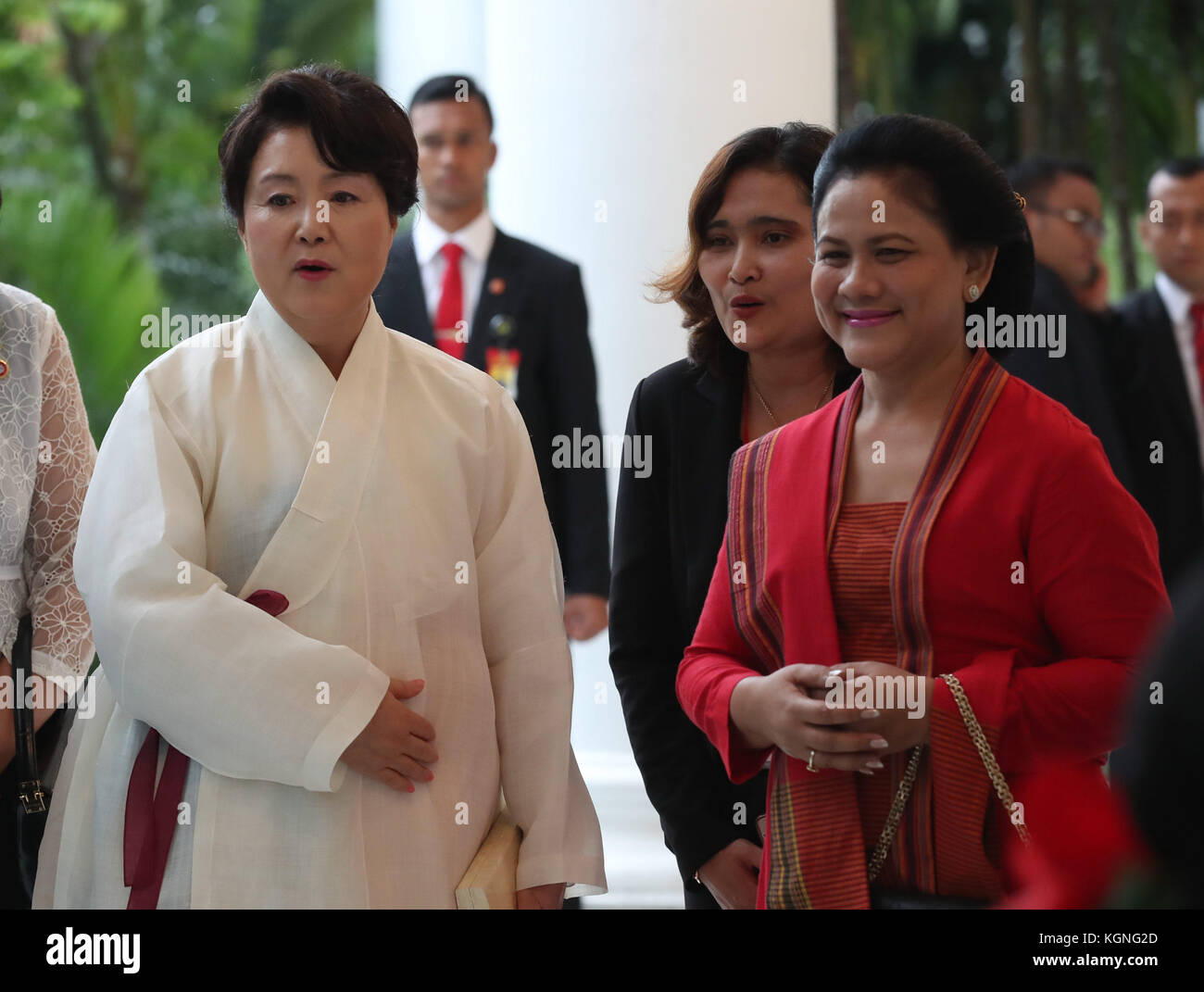 09th Nov, 2017. First ladies of S. Korea, Indonesia meet South Korean ...