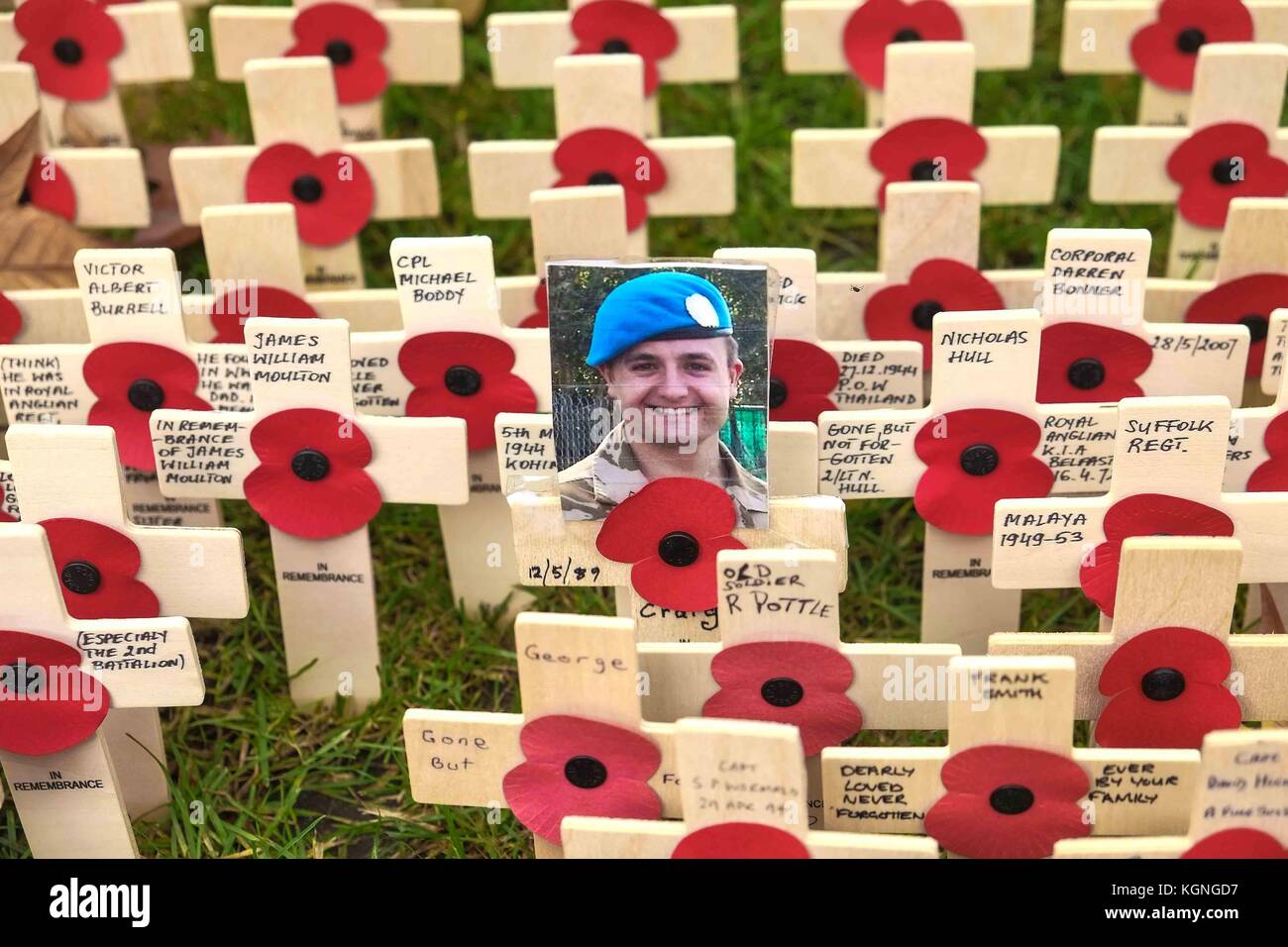 London, UK. 9th Nov 2017. The Field of Remembrance at Westminster Abbey ...