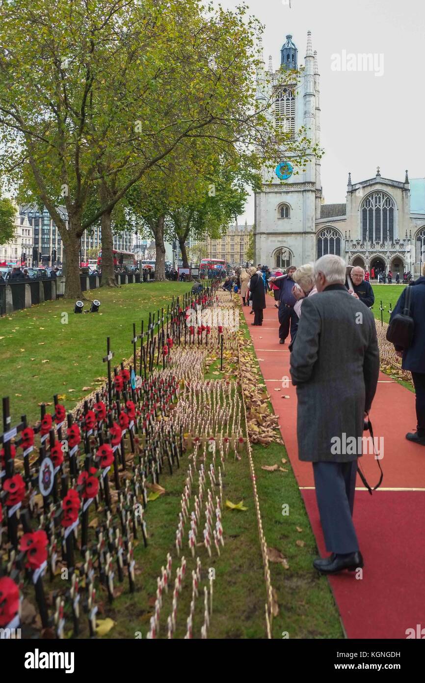 London, UK. 9th Nov 2017. The Field of Remembrance at Westminster Abbey ...