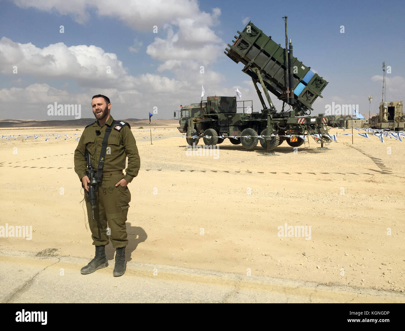 Uvda, Israel. 8th Nov, 2017. The defence mechanism "Patriot" goes into ...