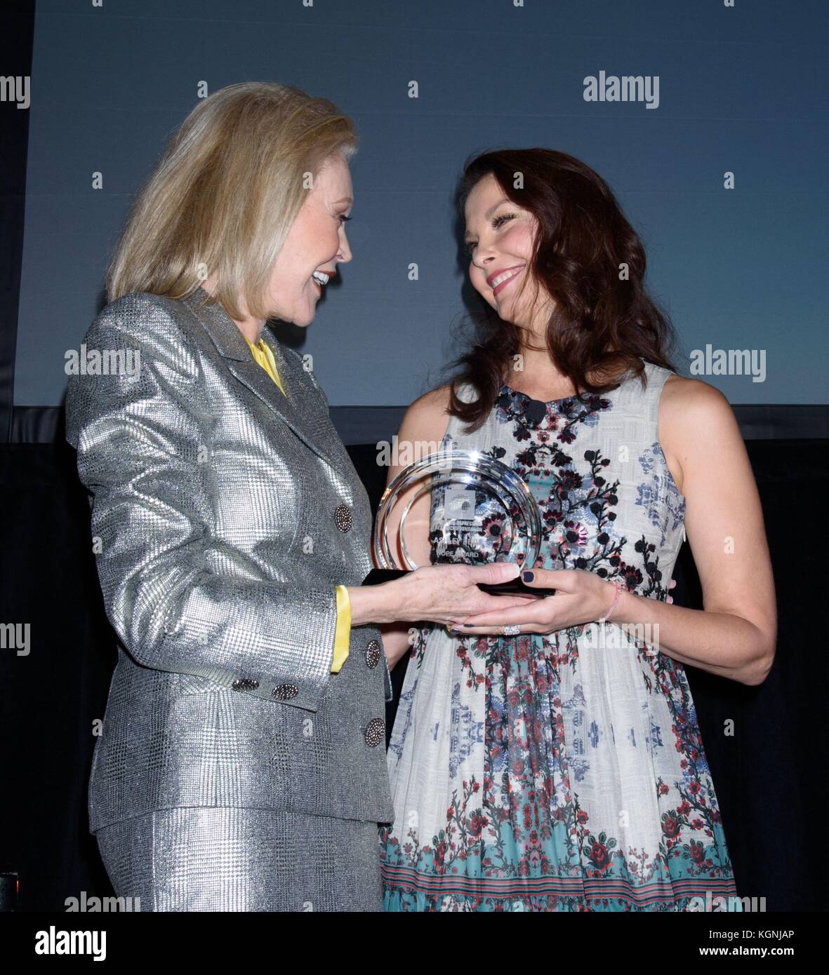 New York, NY, USA. 8th Nov, 2017. Audrey Gruss, Ashley Judd at arrivals ...