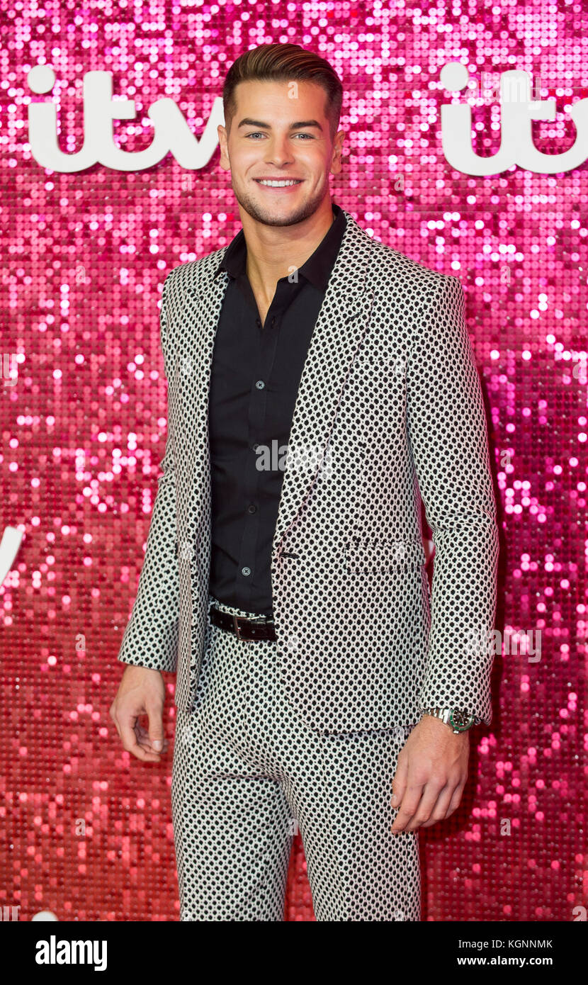 London, UK. 9th Nov, 2017. ITV Gala - VIP Arrivals Credit: Gary ...