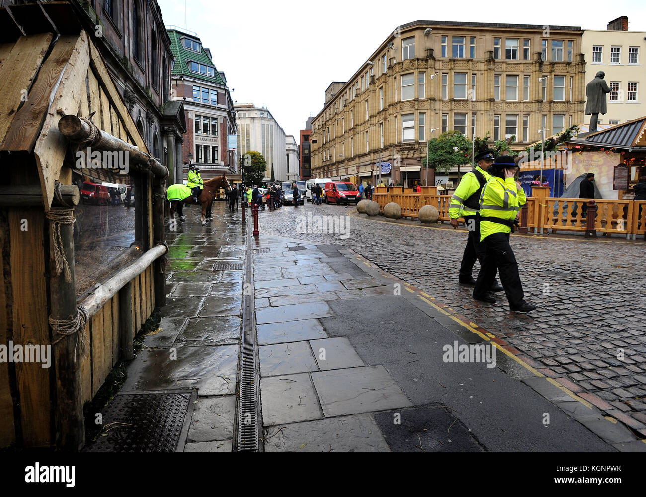 Manchester, UK. 10th Nov, 2017. The annual Manchester Christmas Markets ...