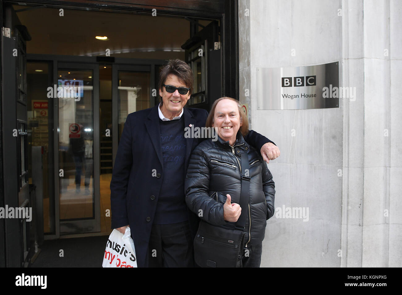 London, UK. 10th Nov, 2017. Mike Read DJ ( L ) and Dave Hill from Slade ...