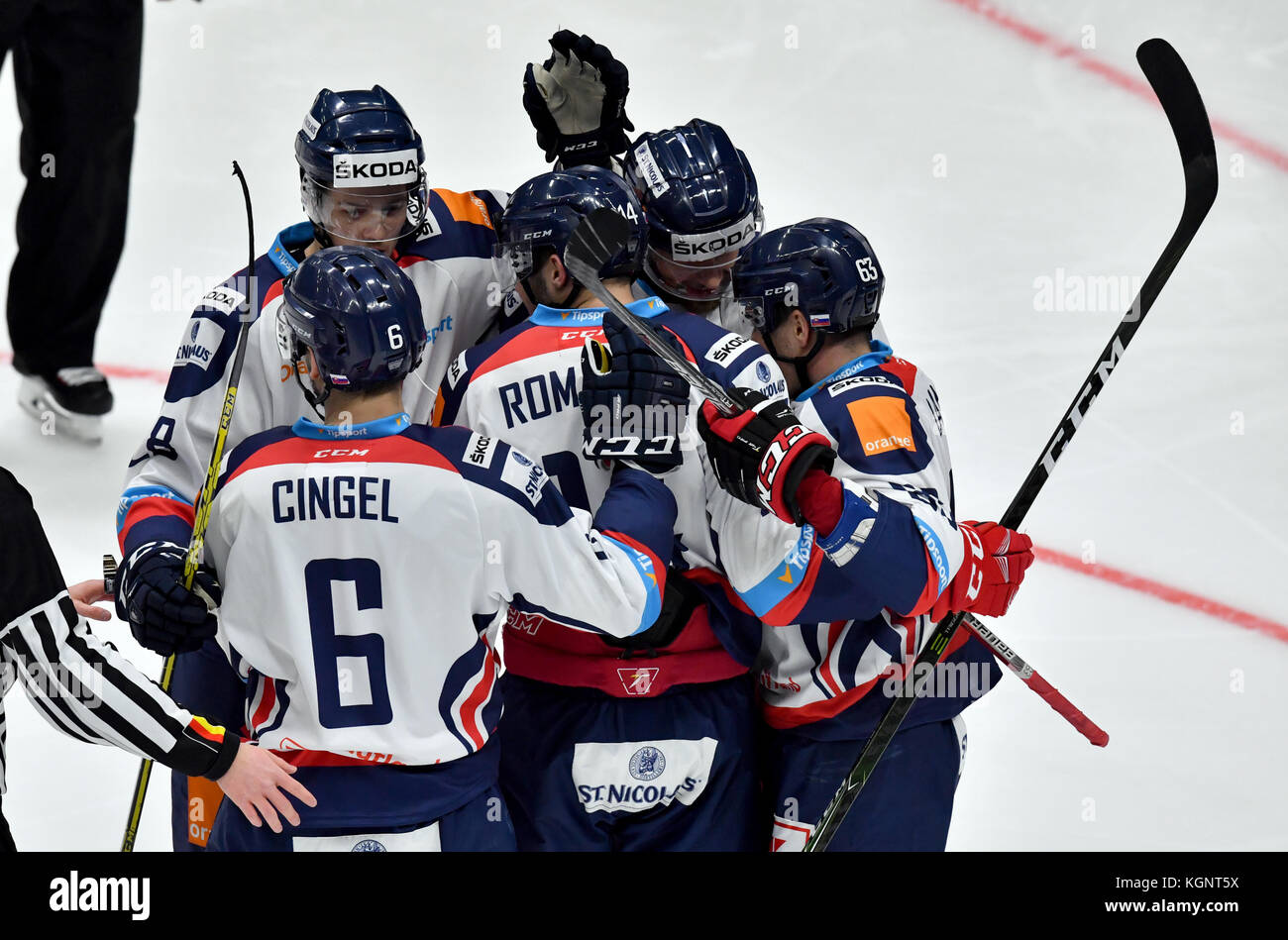 Augsburg, Germany. 10th Nov, 2017. Slovakia's Martin Gernat (L-R ...