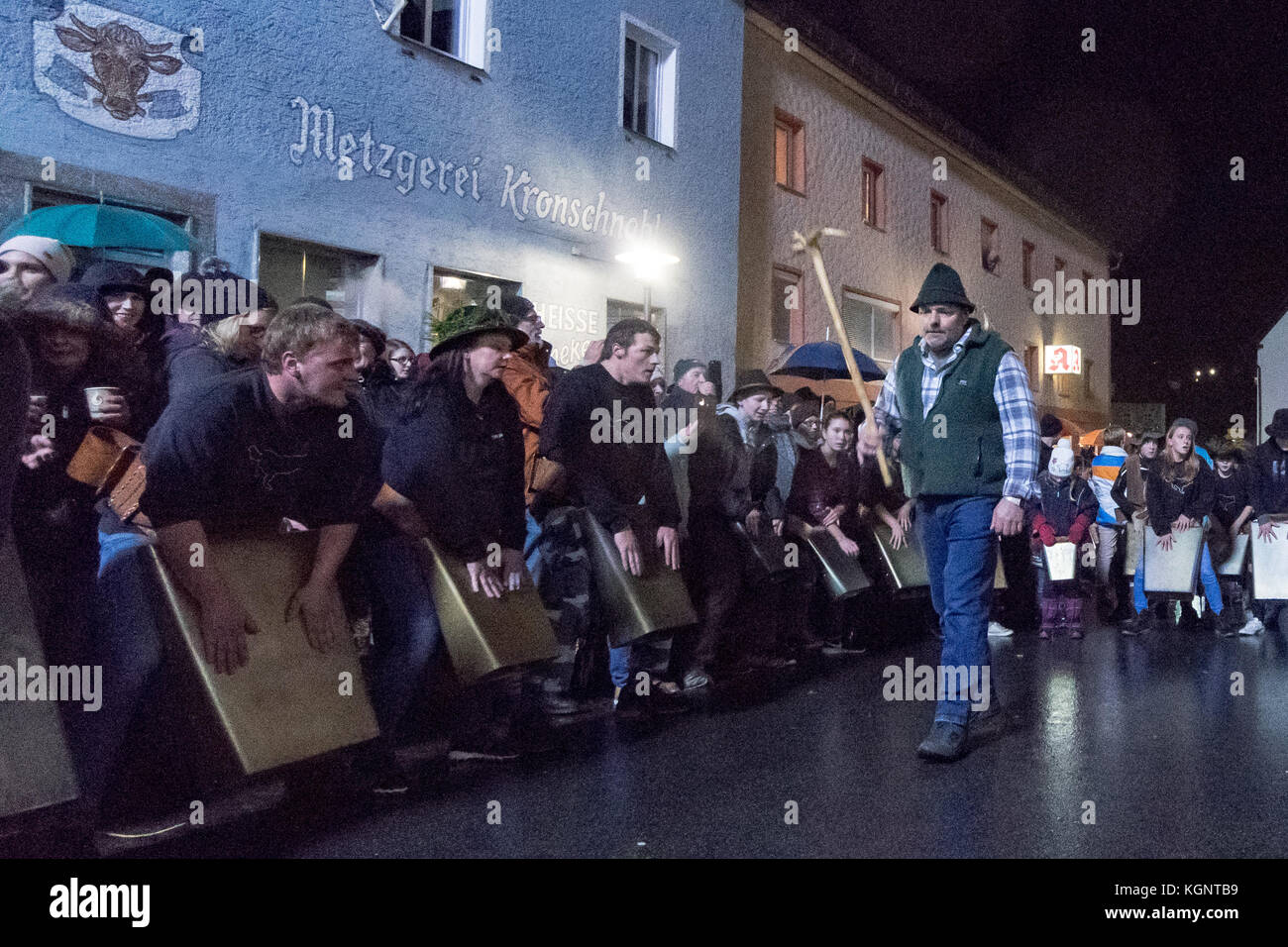 Rinchnach, Germany. 10th Nov, 2017. Participants in the "release of the ...