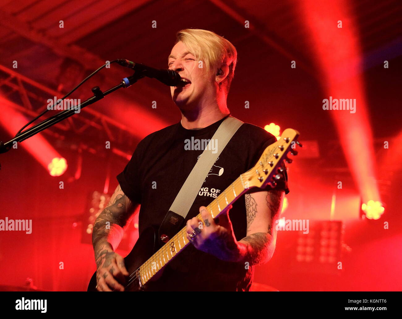 Southampton, Hampshire, UK. 10th Nov, 2017. Engine Rooms - Lead singer ...