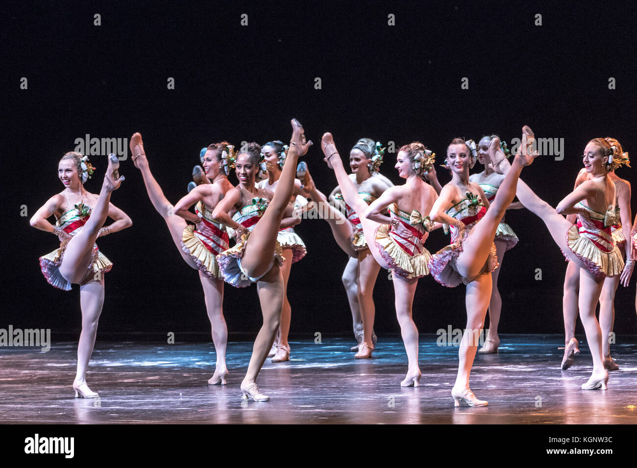 Rockettes hi-res stock photography and images - Alamy
