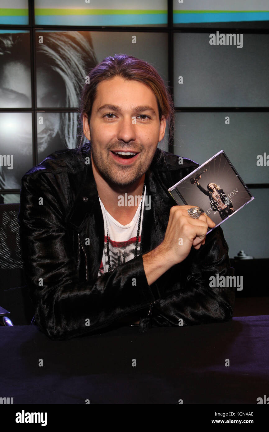 David Garret giving autographs at Saturn in Hamburg Featuring: David ...