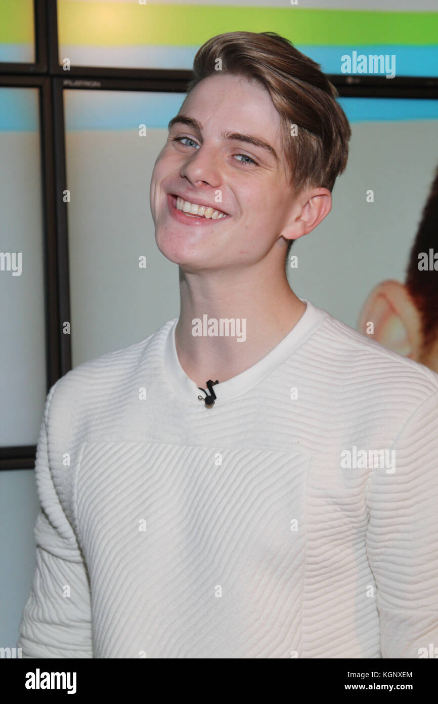 Vincent Gross promotion showcase at Saturn in Hamburg Featuring ...