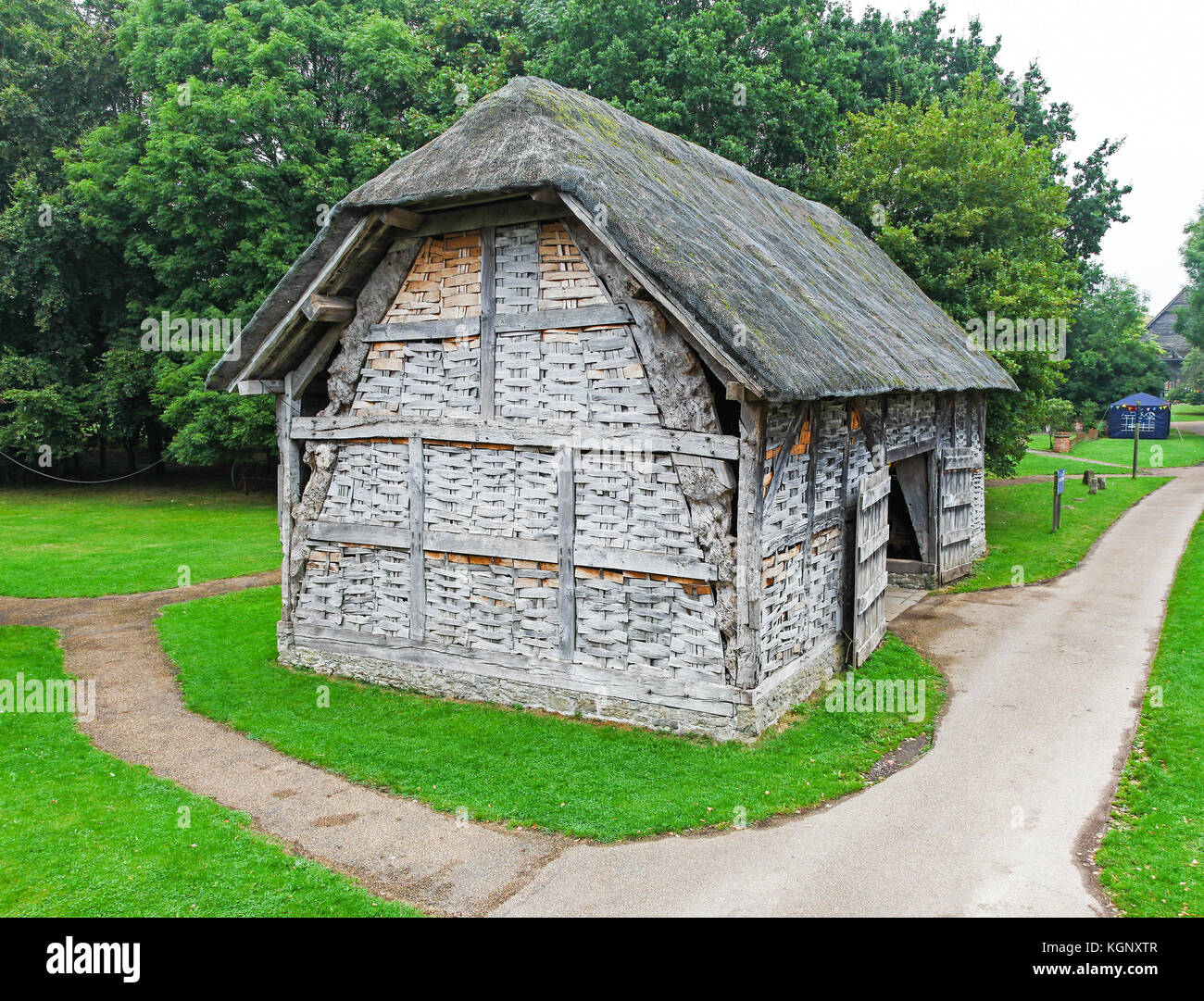 Cruck hi-res stock photography and images - Alamy