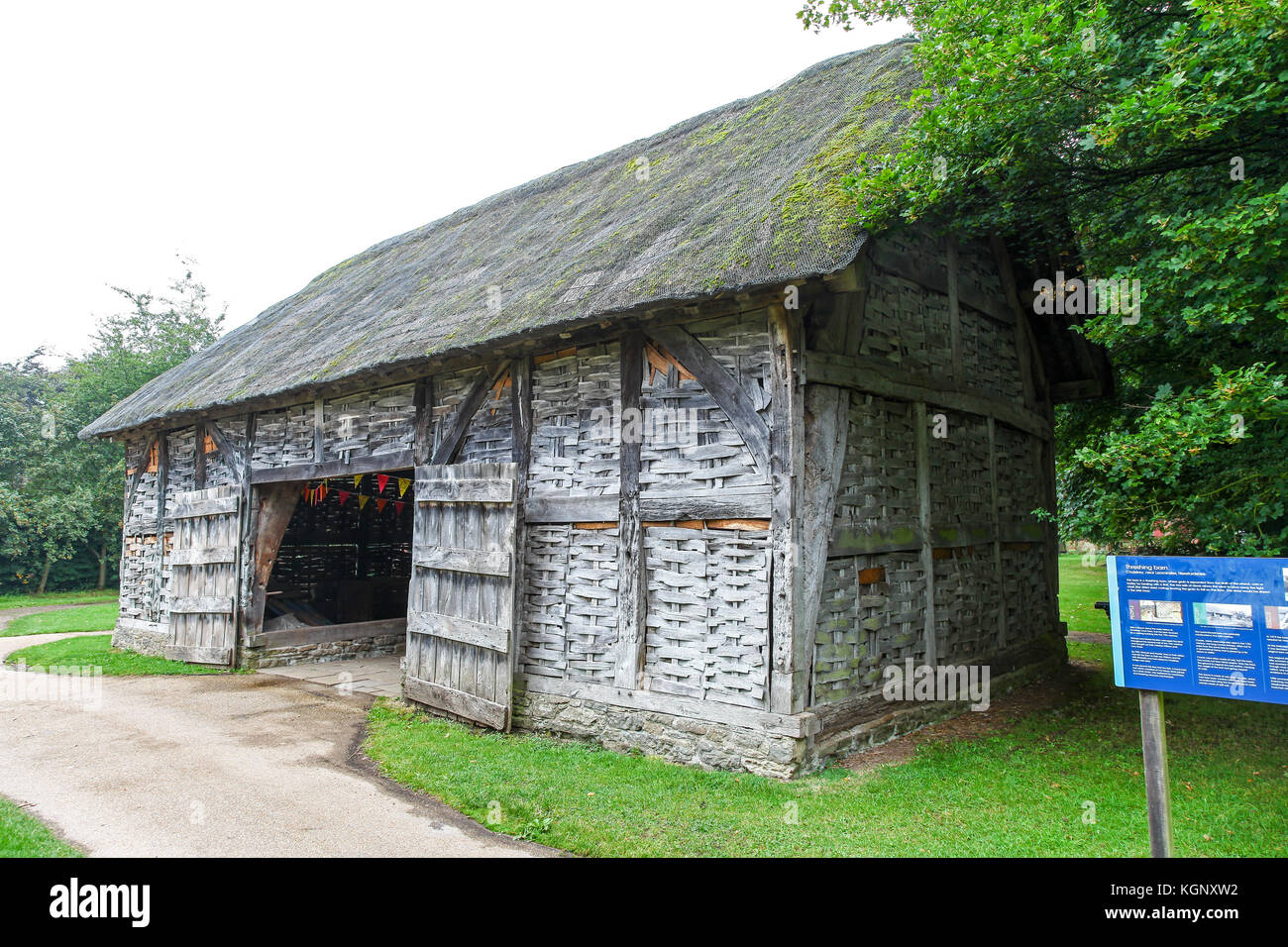 Cruck hi-res stock photography and images - Alamy