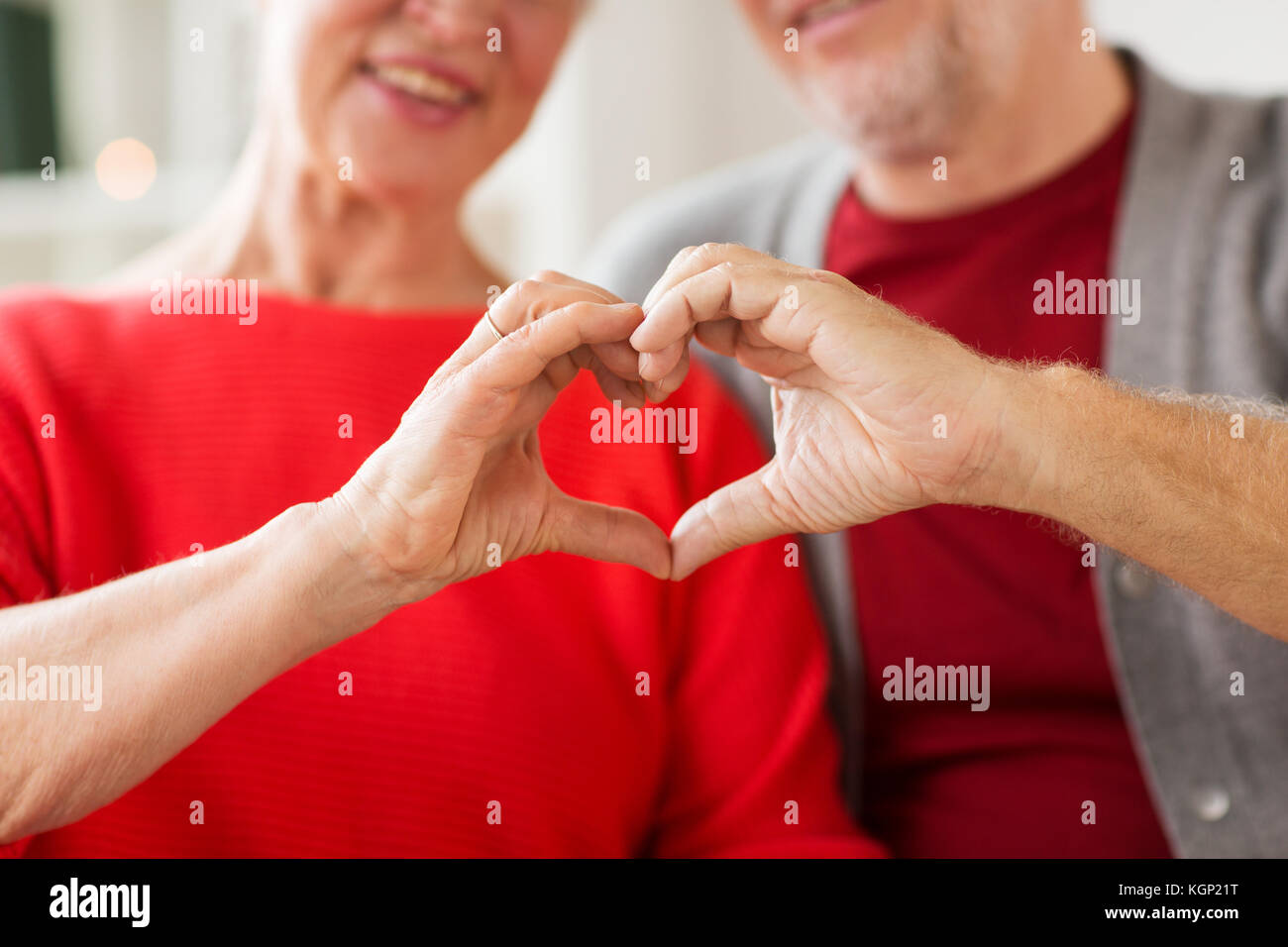 Hand heart sign hi-res stock photography and images - Alamy