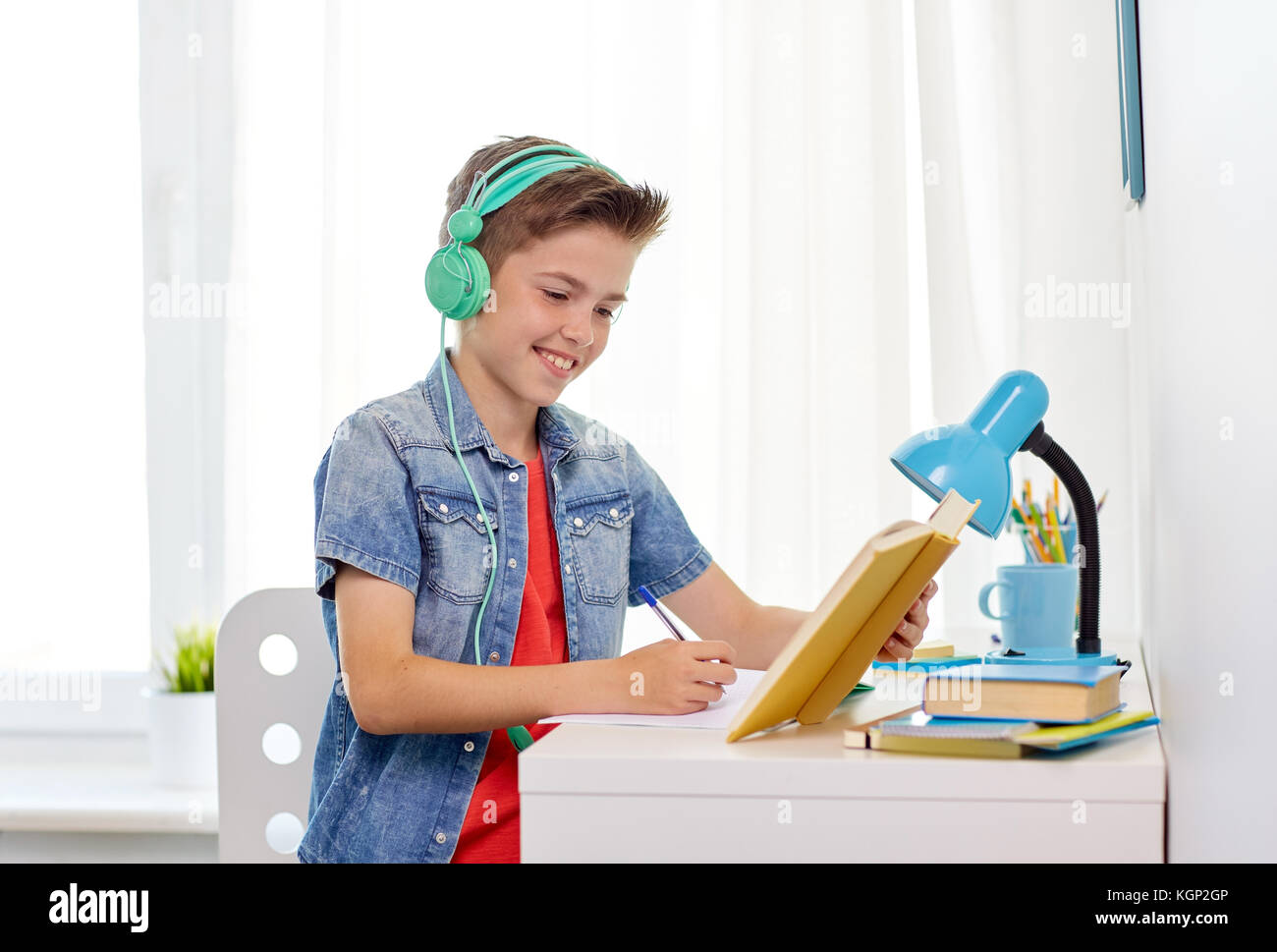 Child Copying In School Stock Photos & Child Copying In School Stock ...
