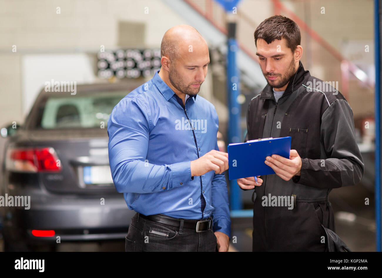 Customer car workshop hi-res stock photography and images - Alamy