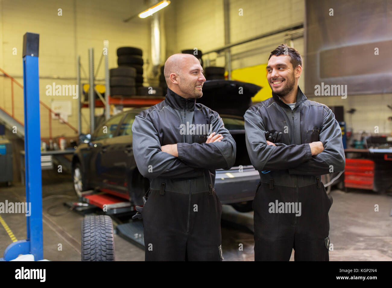 Car service auto mechanics business hi-res stock photography and images ...
