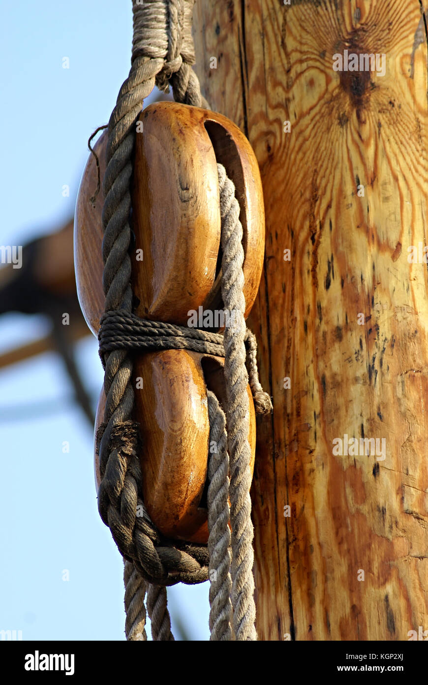 Old sailing wooden blocks rigging hi-res stock photography and images ...