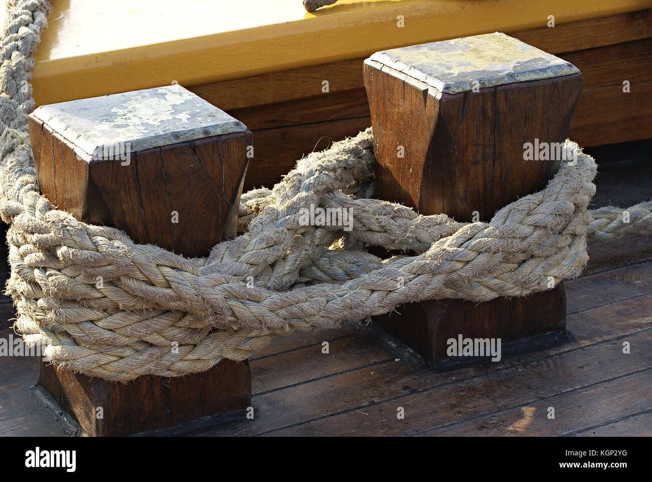 Cleat hitch knot hi-res stock photography and images - Alamy