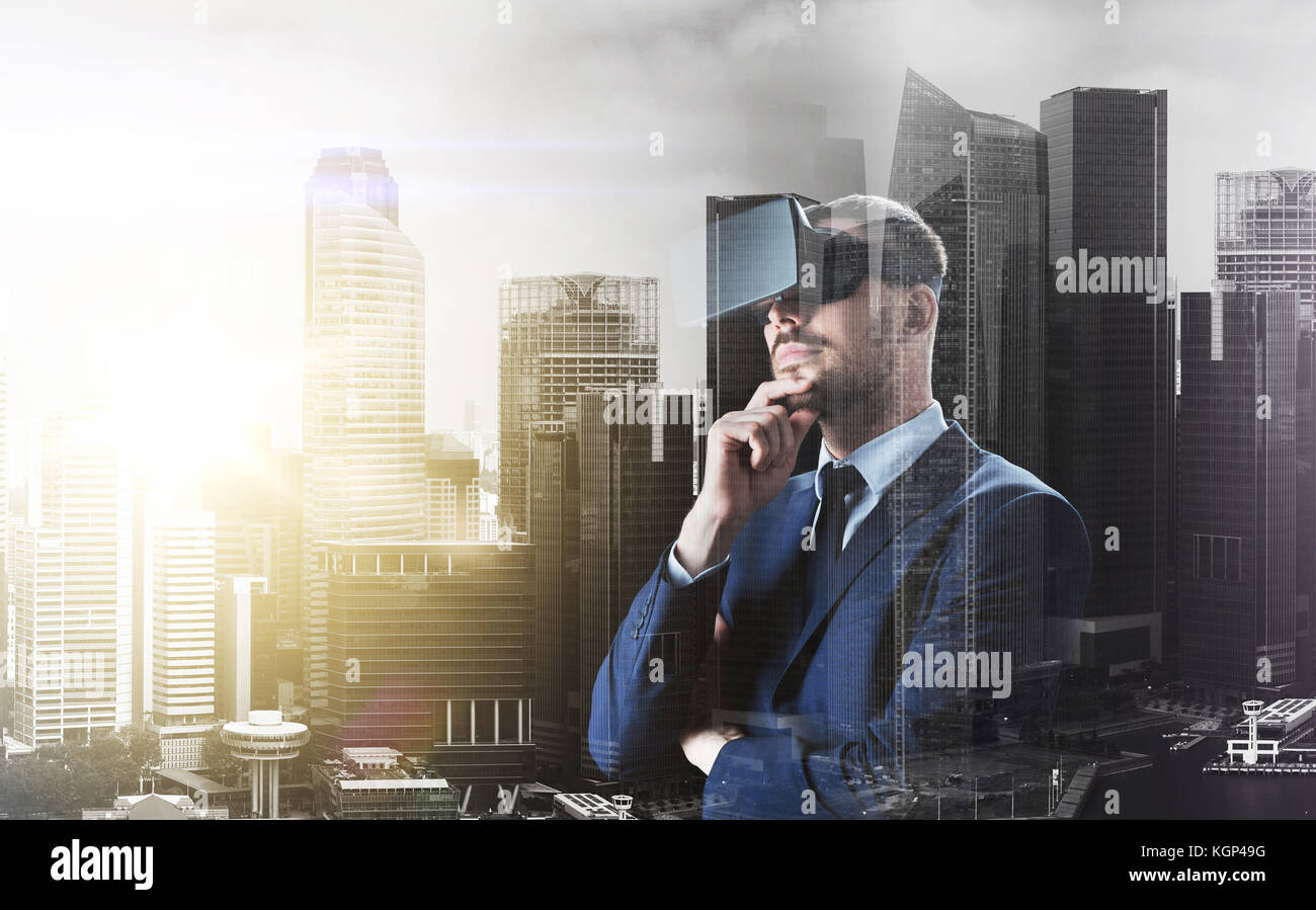 Virtual reality businessman city hi-res stock photography and images ...