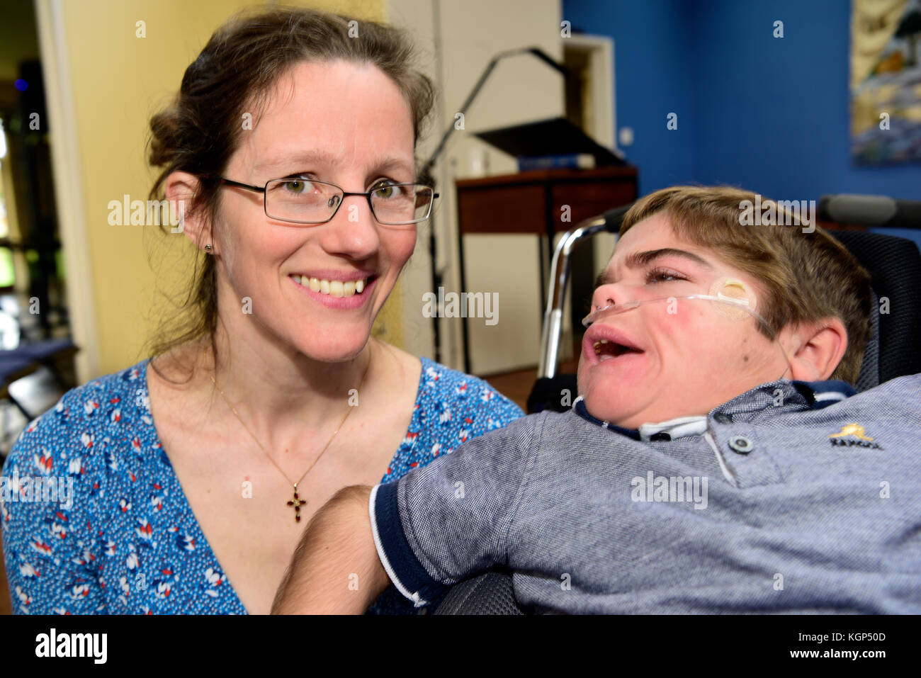 Cerebral palsy child hi-res stock photography and images - Alamy