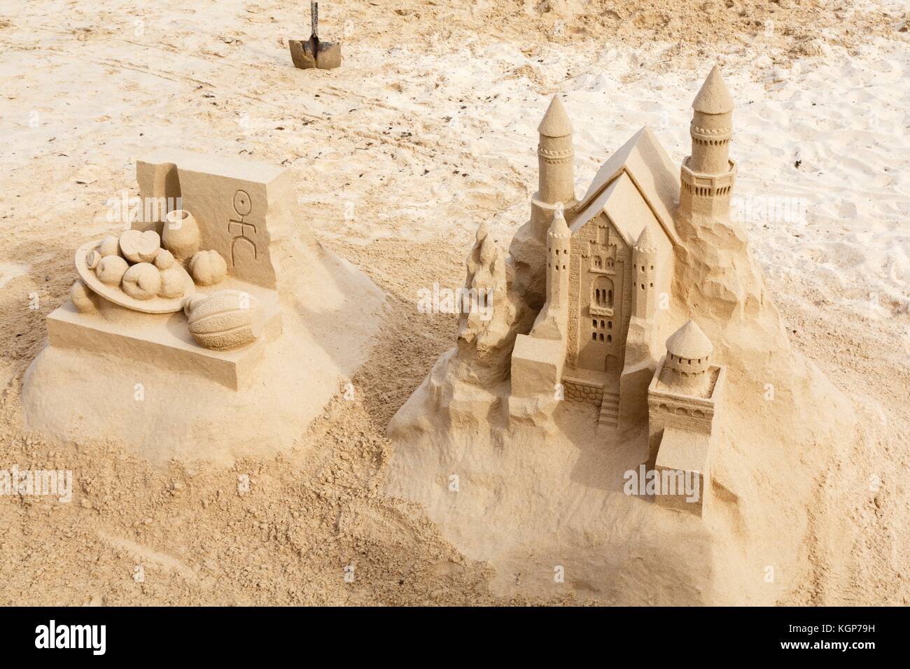 Sand castle sculptures hi-res stock photography and images - Alamy