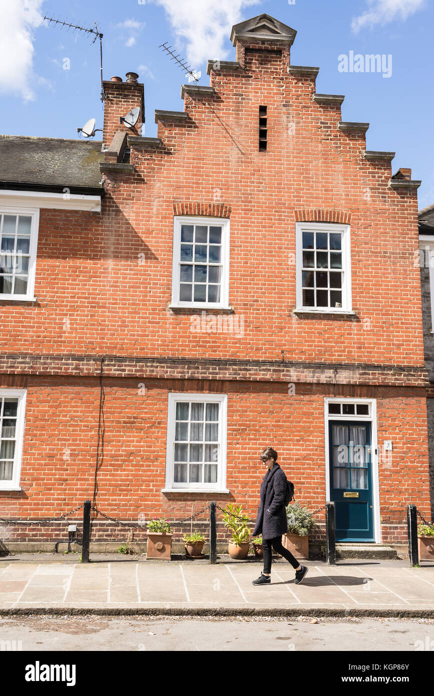 Victorian style woman hi-res stock photography and images - Alamy