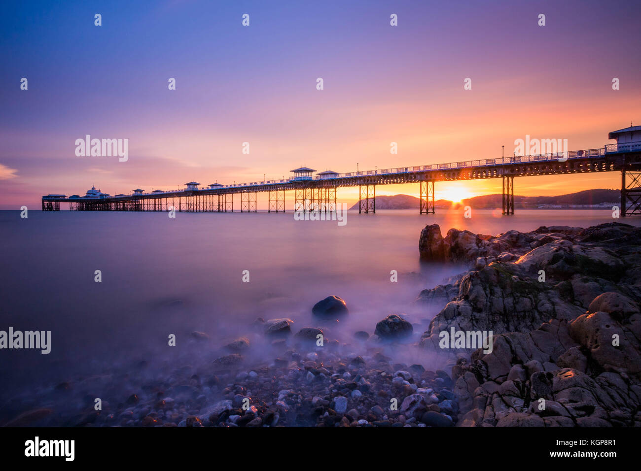 Llandudno Pier at sunrise, Wales Stock Photo - Alamy