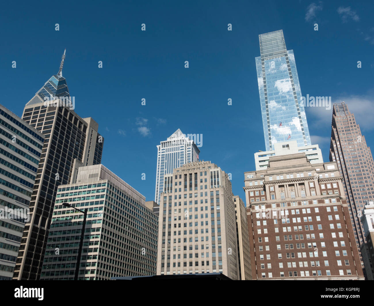 General view of the skyscrapers in the center of Philadelphia ...