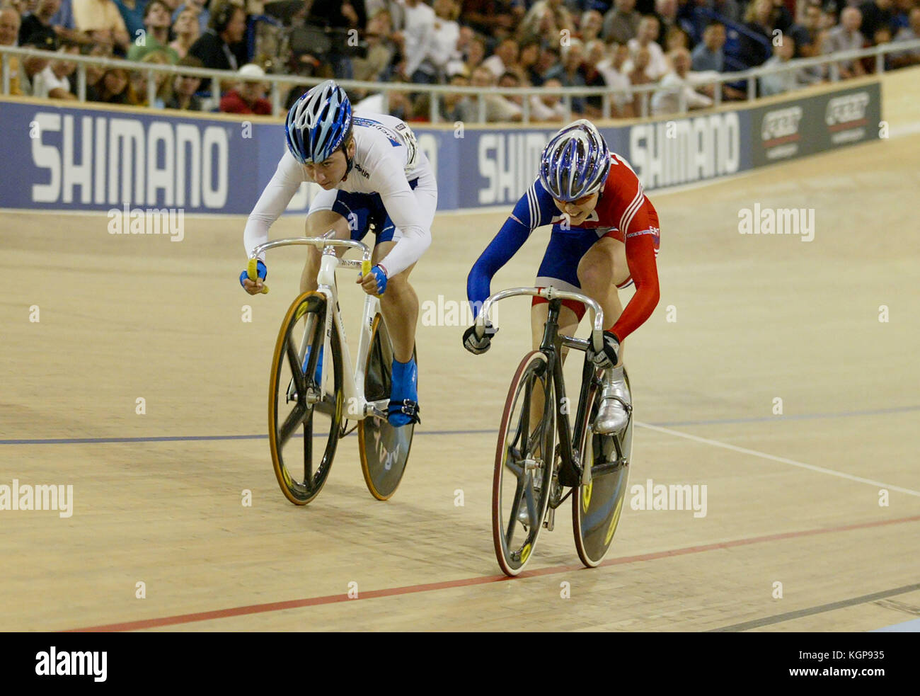 Victoria Pendleton of Great Britain, right, beats Tamilia Abassova of ...