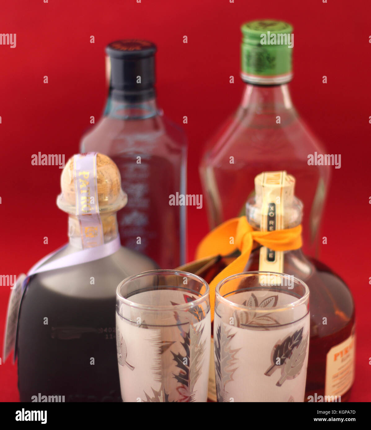 White hard pub hi-res stock photography and images - Alamy