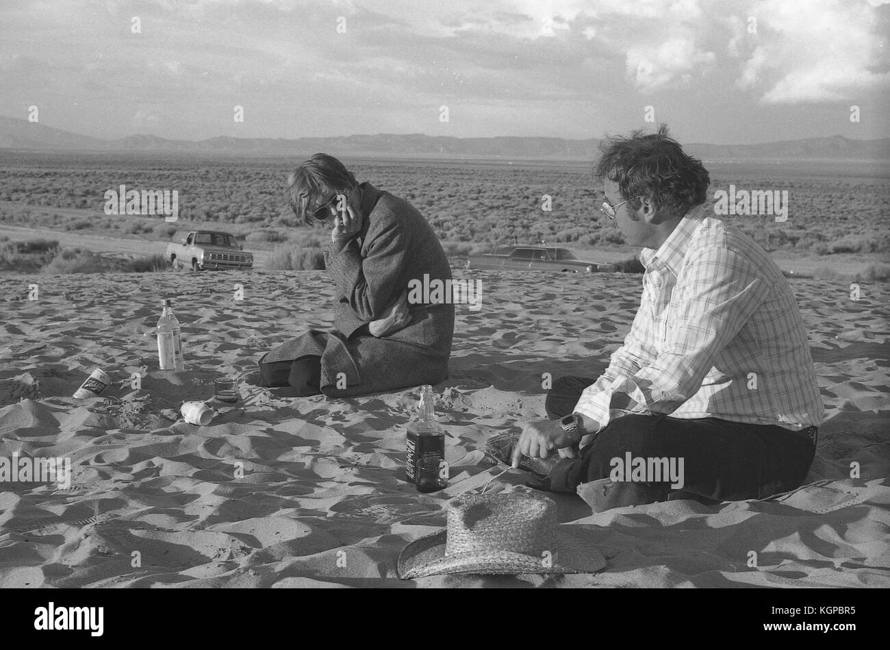 The Man who Fell to Earth (1976) , David Bowie , Rip Torn Stock Photo ...