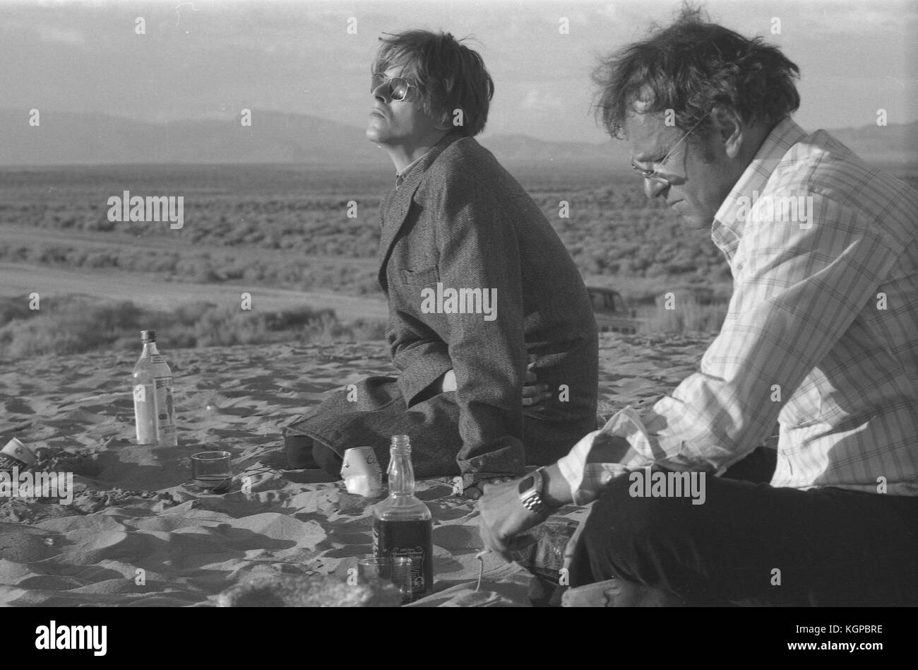 The Man who Fell to Earth (1976) , David Bowie , Rip Torn Stock Photo ...